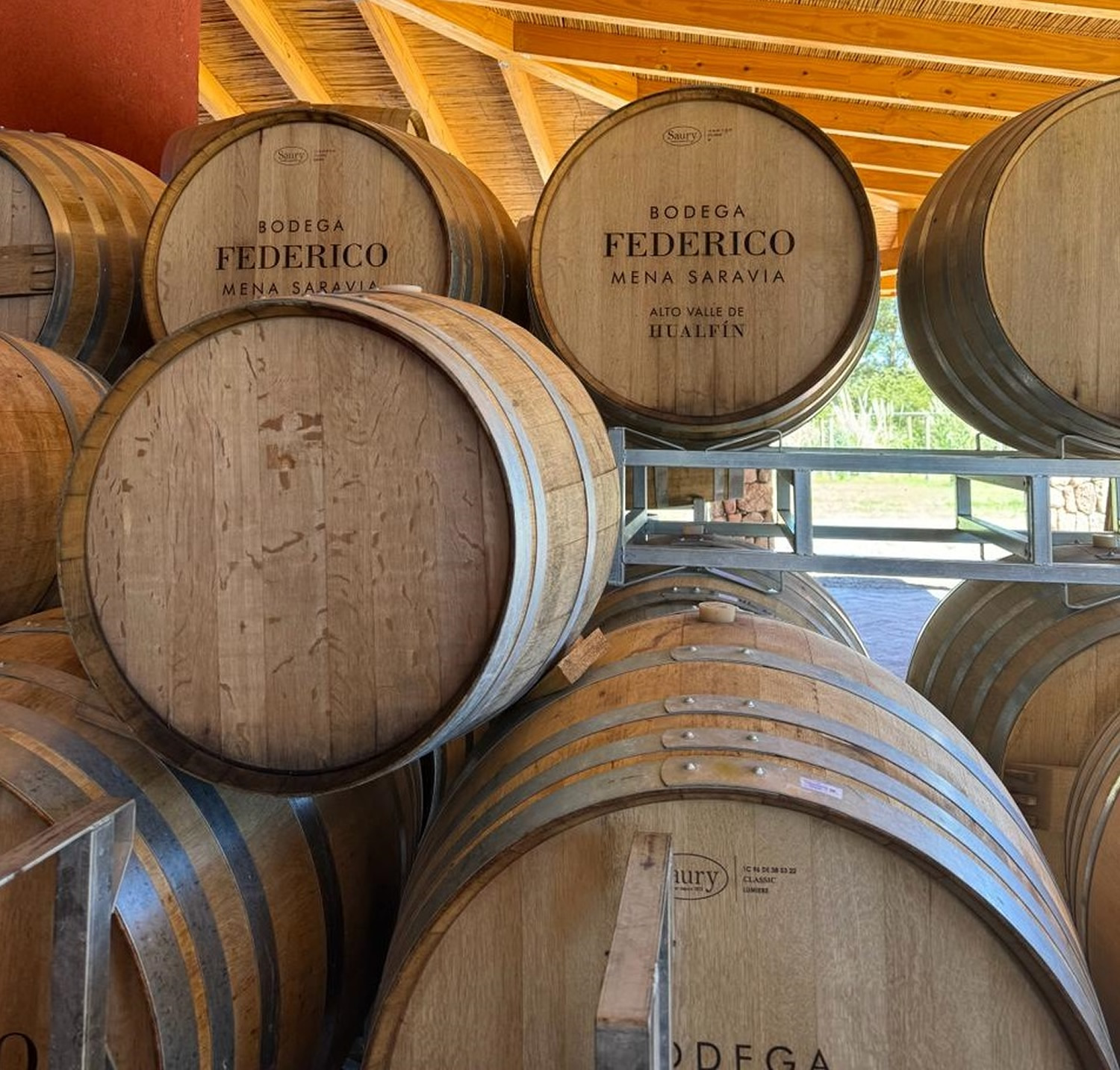 Raúl visitó la Bodega Federico Mena Saravia, un emprendimiento ...