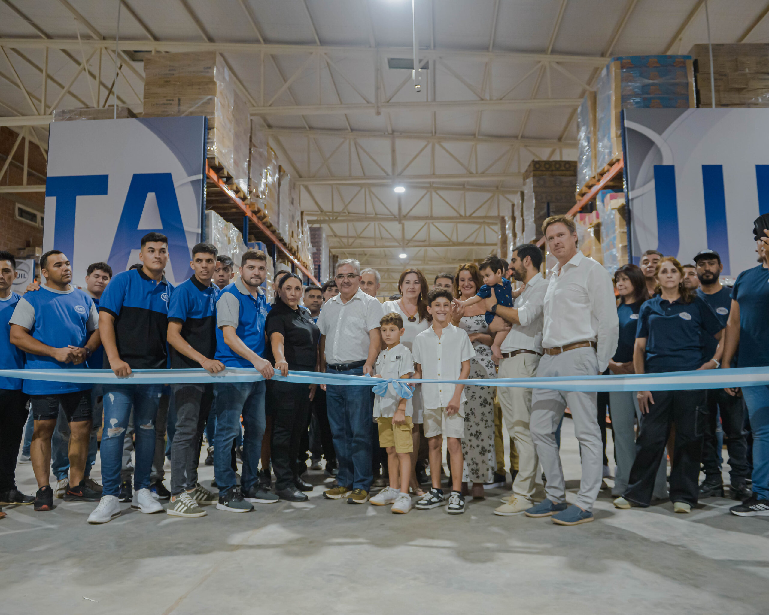 Tauil inauguró nuevo local y centro logístico - San Fernando